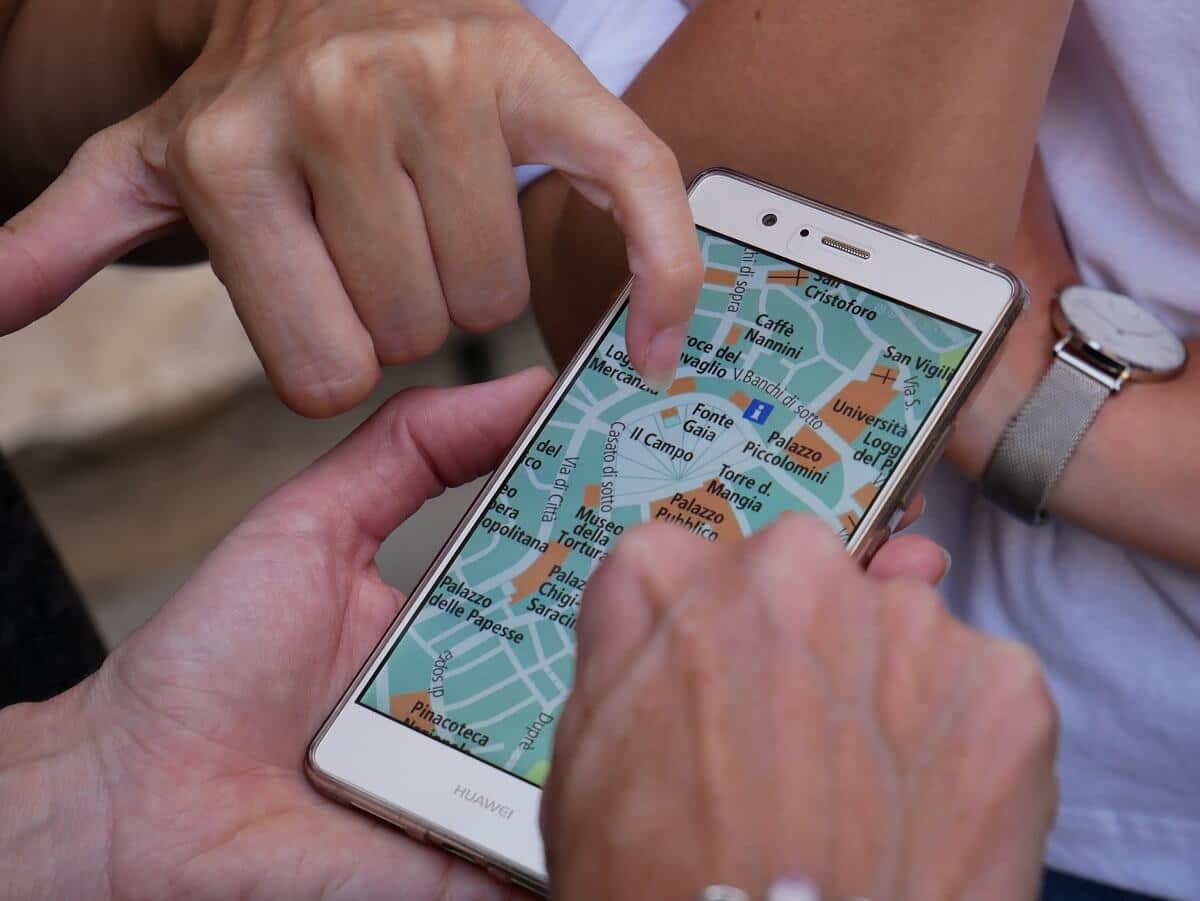 How Can Parents Track Their Child’s Location For Their Safety? : 6 Ways ...